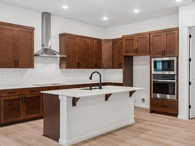60 McCartney Peak Ln, Port Ludlow, WA 98365