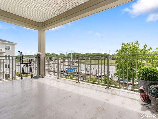 60 Maple St Apt 32, Branford, CT 06405
