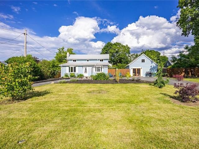 60 Marwood Rd, Rochester, NY 14616