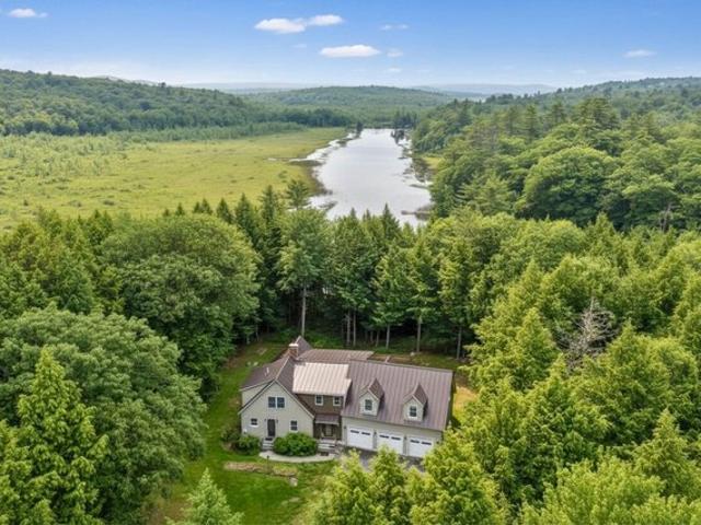 60 Marble Point Rd, Mount Vernon, ME 04352