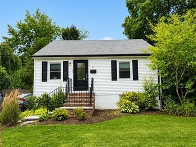 60 Moore Ave, Waldwick, NJ 07463