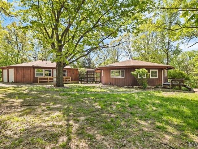 60 My Ln, Hillsboro, IL 62049
