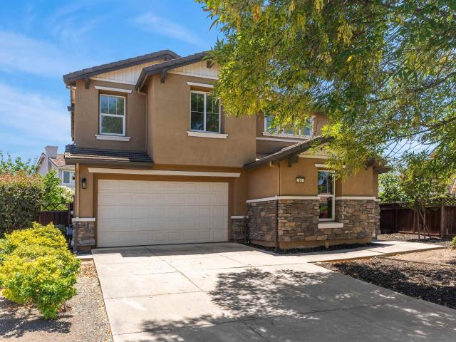 60 Narcissus Ct