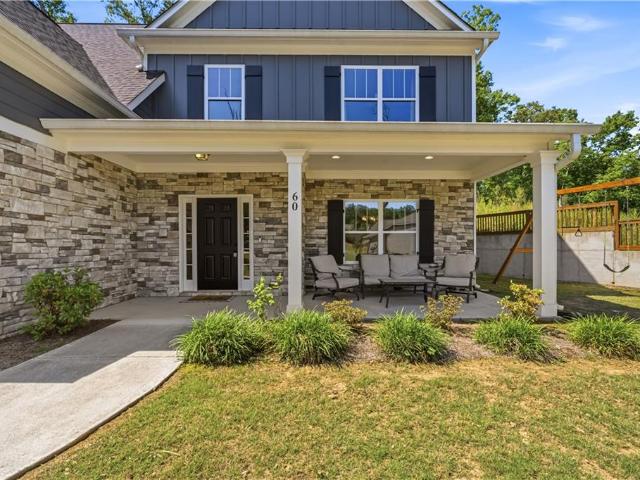 60 NE Grand Georgian Court NE