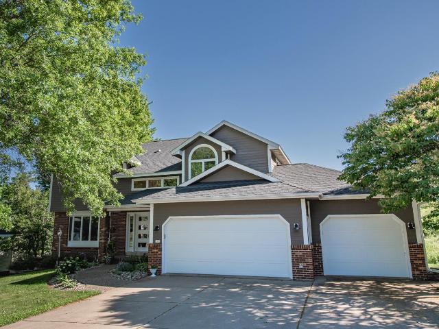 60 Oakwood Court