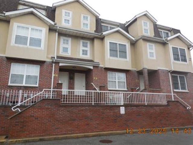 60 Patricia Ln Unit 401