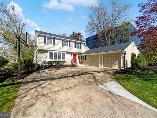 60 Pine Valley Rd, Cherry Hill, NJ 08034