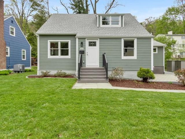 60 Pleasant Ave, Pleasantville, NY 10570