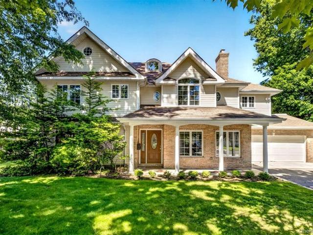 60 Plymouth Rd, Great Neck, NY 11023