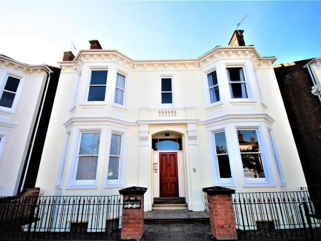 60, Russell Terrace, Leamington Spa, Leamington Spa CV31, 1 bed flat to rent, £1,200 pcm | PrimeLocation