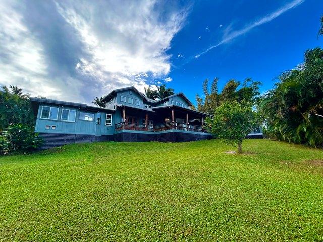 60 S Holokai Rd, Haiku Pauwela, HI 96708