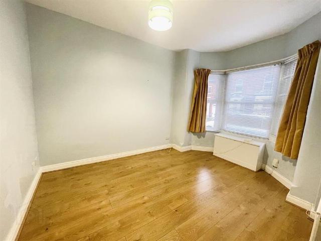 60 Sandhurst Gardens, Belfast, BT9 5AX
