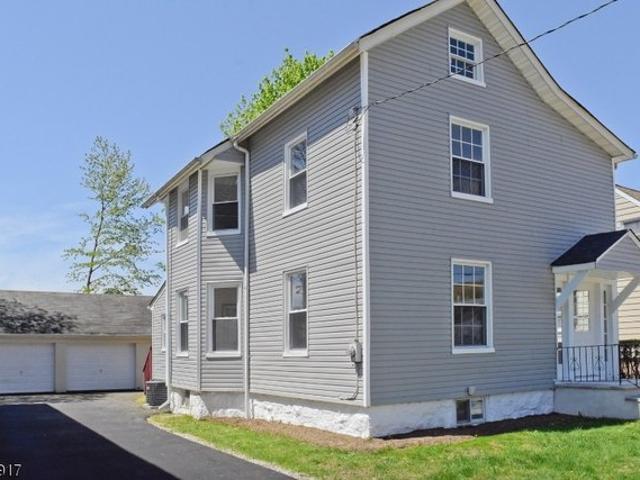 60 Searing St, Dover, NJ 07801