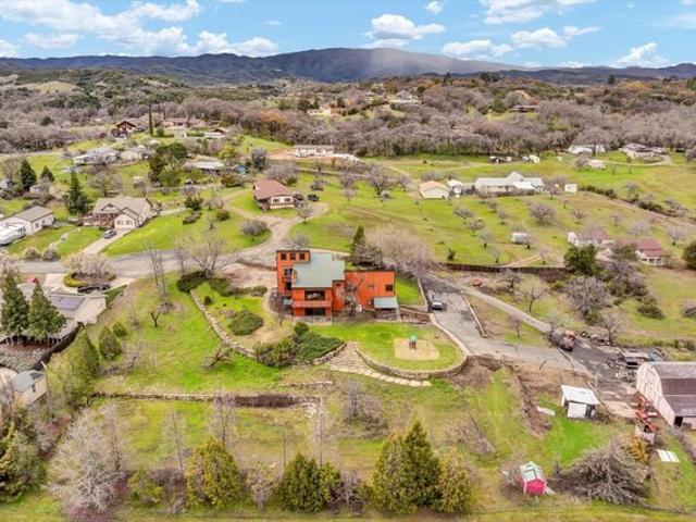 60 Shirley Ct, Lakeport, CA 95453