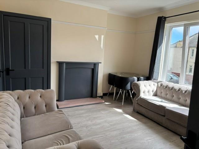 60 Sighthill View, Edinburgh EH11, 3 bed flat to rent, £1,700 pcm | PrimeLocation