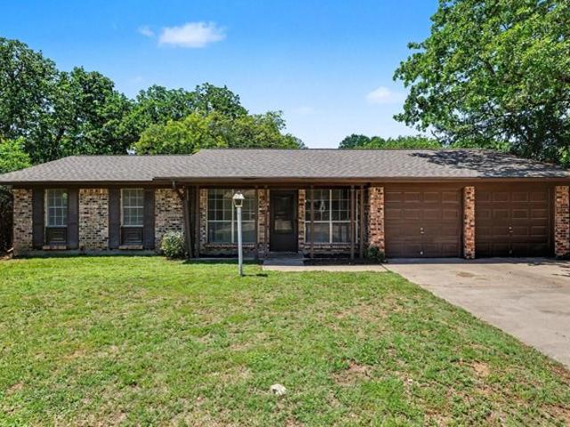 60 Somerset Ter, Bedford, TX 76022