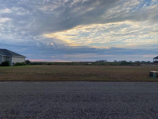 60 Southpointe Cir, Rockport, TX 78382 | MLS #467930