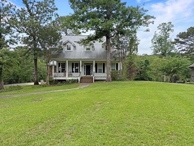 60 Spring, Many, LA 71449