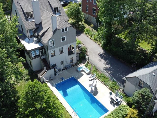 60 Stockton Ave