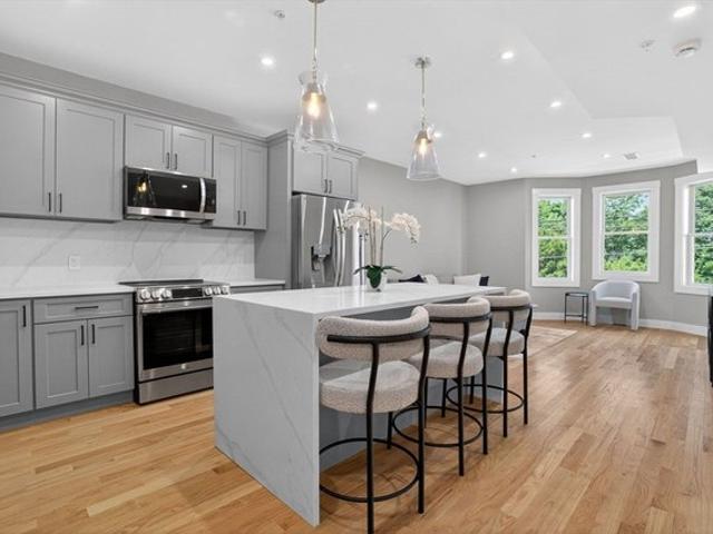 60 Stanley St Unit 202B, Boston, MA 02125