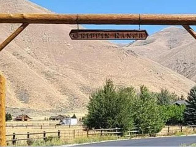 60 Sterling Dr, Bellevue, ID 83313