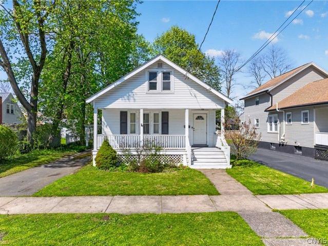 60 Sunnyside Dr, Utica, NY 13501