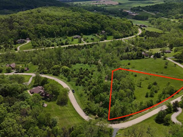 60 Sugarcreek Trail