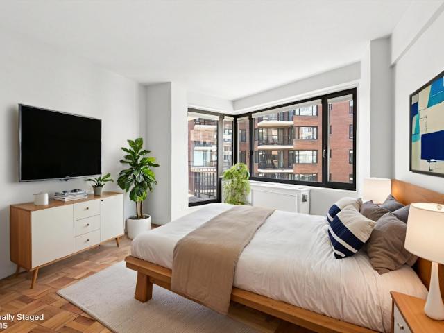 60 SUTTON Place S 10FN