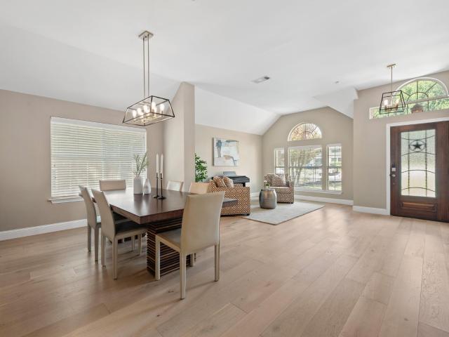 6104 Colina Ln