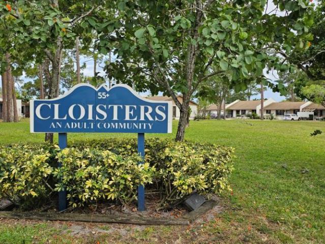 6104 Fairfield Cir, Greenacres, FL 33463