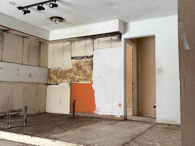 6104 Hilton Lane