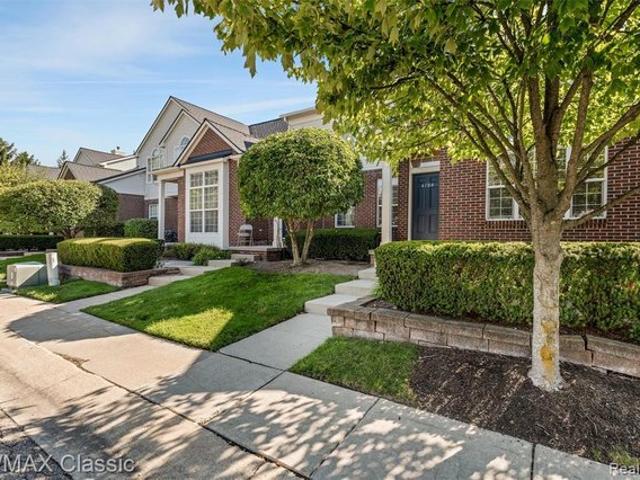 6104 Jasmine Dr, Commerce Township, MI 48390