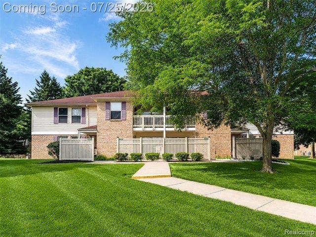 61051 Greenwood Dr, Southfield Township, MI 48178