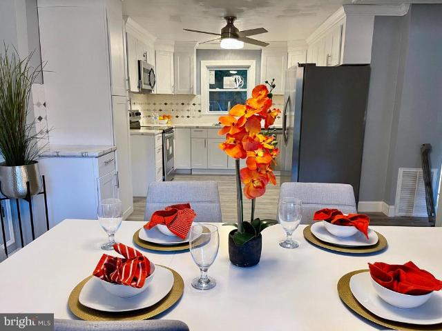 6105 Arbutus Lane
