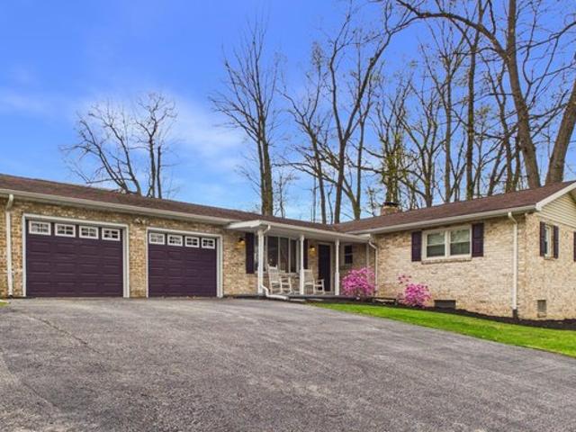 6105 Eyster Ave, Spring Grove, PA 17362
