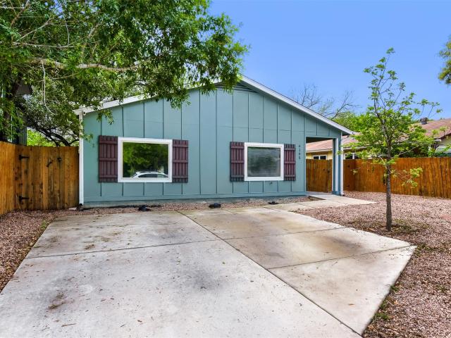 6105 Palm Cir