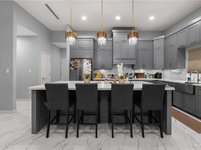 6105 Pipers Walk