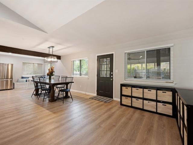 6105 Sun Vista Dr