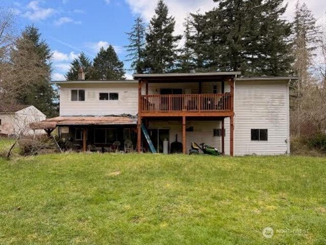 6105 Sunnyslope SW