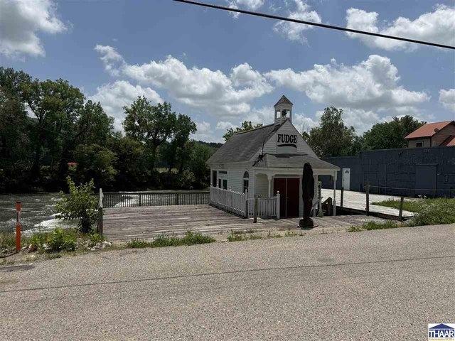 6105 S Mill Rd, Rockville, IN 47872