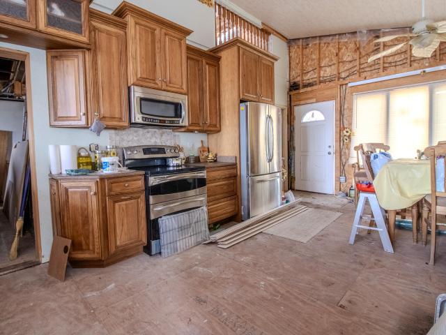 6105 S State Road 10