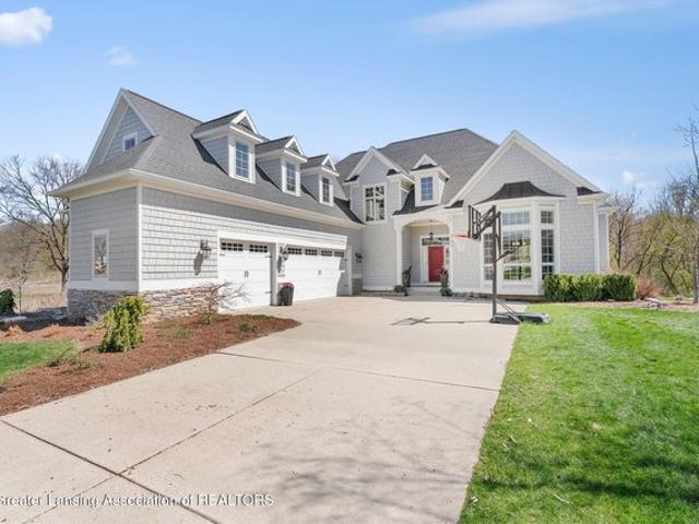 6106 Fresno Ln, East Lansing, MI 48823