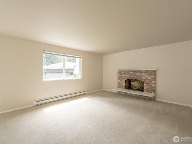 6107 NE 194th Place