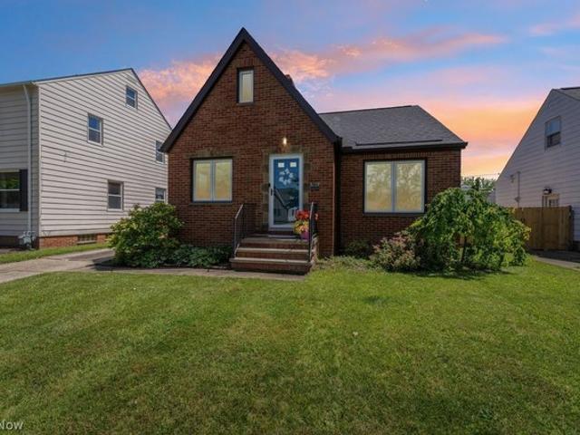 6107 Ackley Rd, Parma, OH 44129