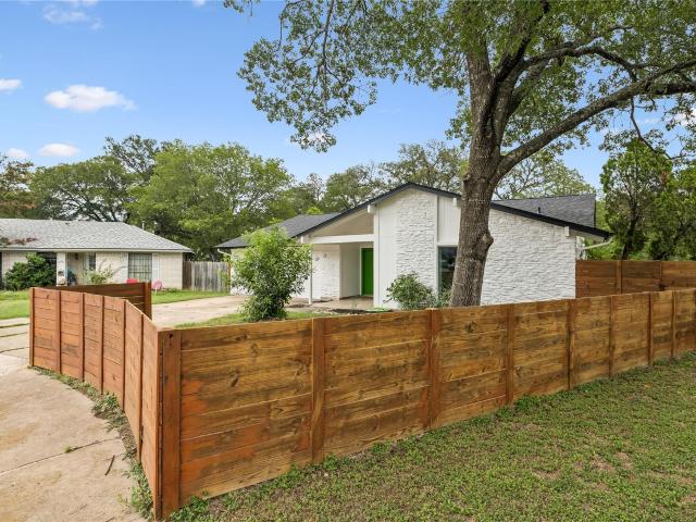 6107 Blarwood Dr