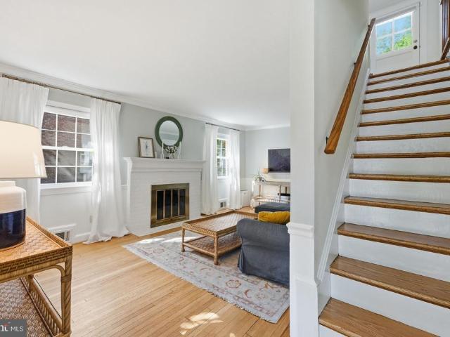 6107 Brook Drive