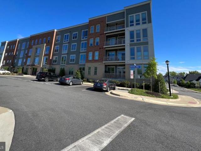 6107 Fairview Farm Dr #205, Alexandria, VA 22315
