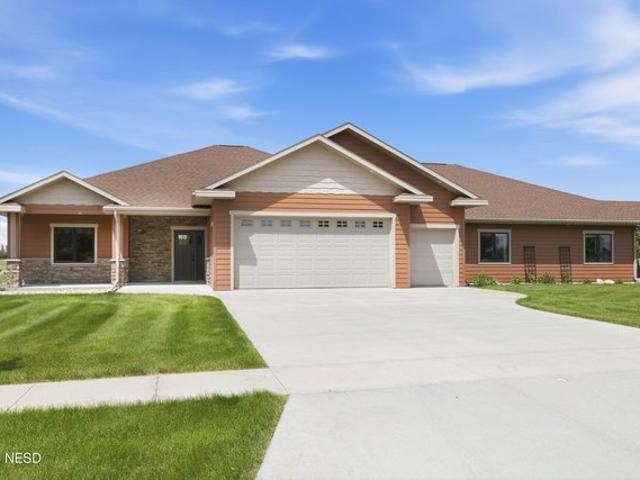6107 Prairie Hills Ave NW, Watertown, SD 57201