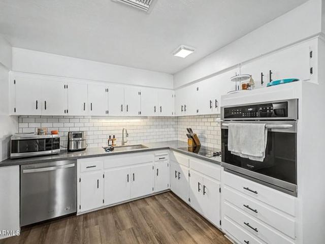 6107 W Keim Dr, Glendale, AZ 85301