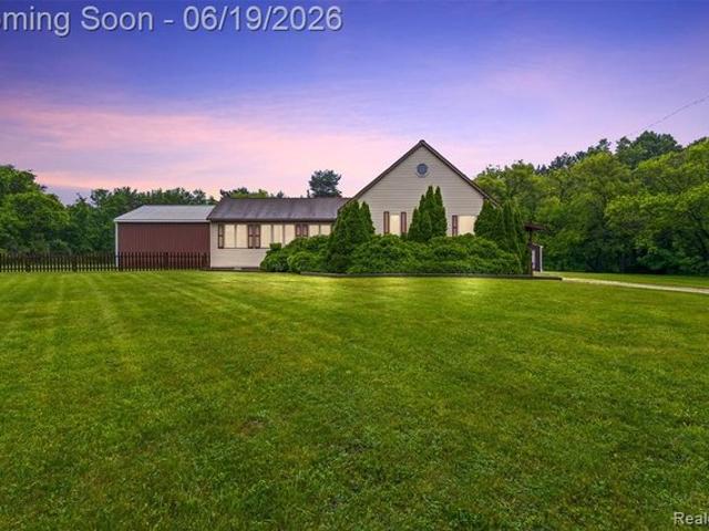 6109 N State Rd, Richfield Township, MI 48423